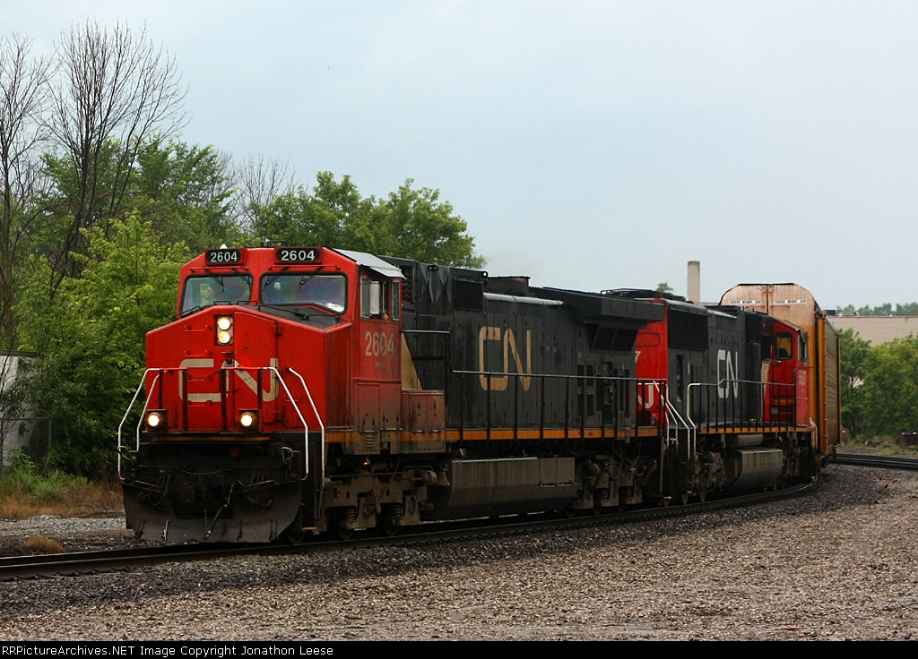 CN 2604 leads 502 around the Chicago Wye